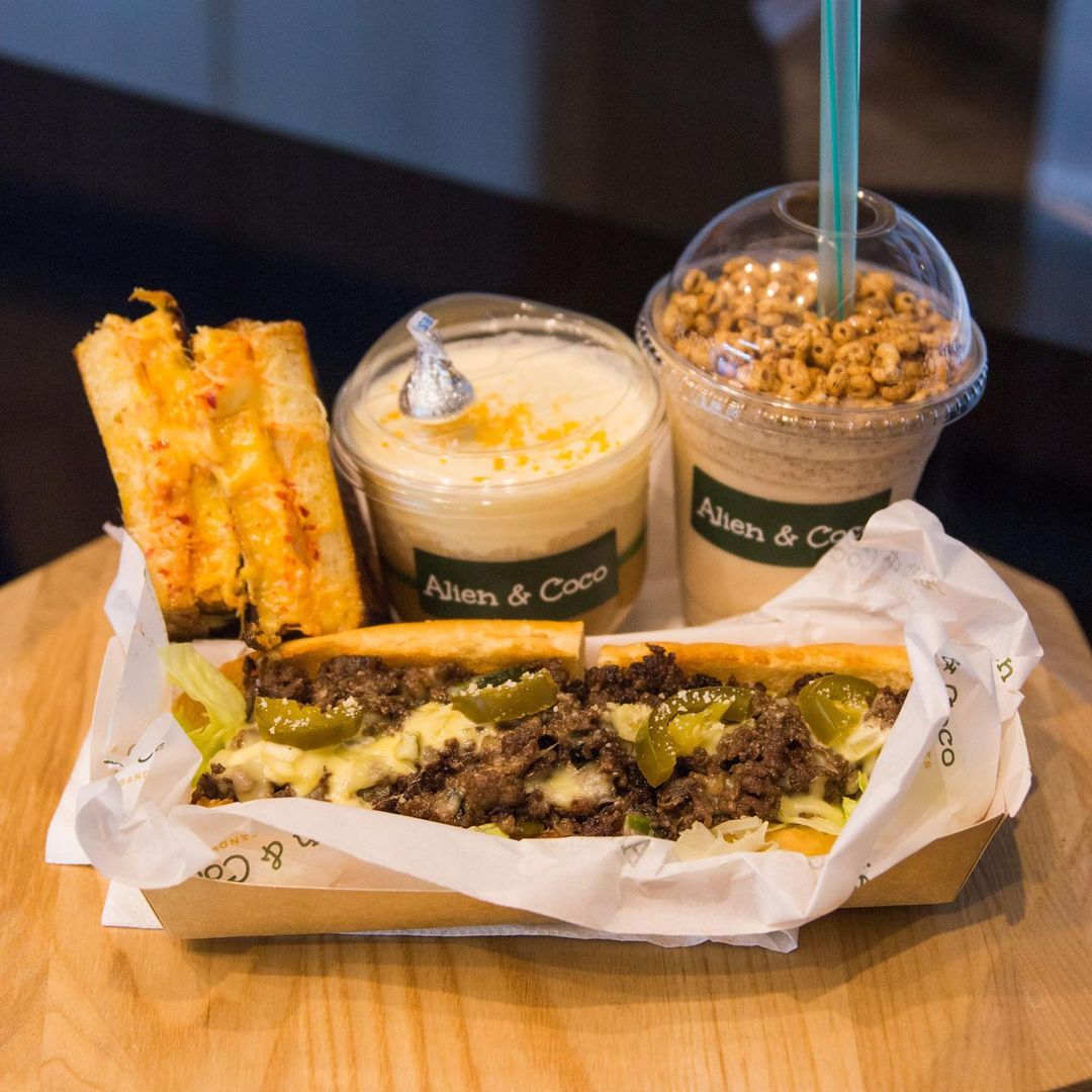 ALIEN AND COCO – MRLAYFOODBLOGS